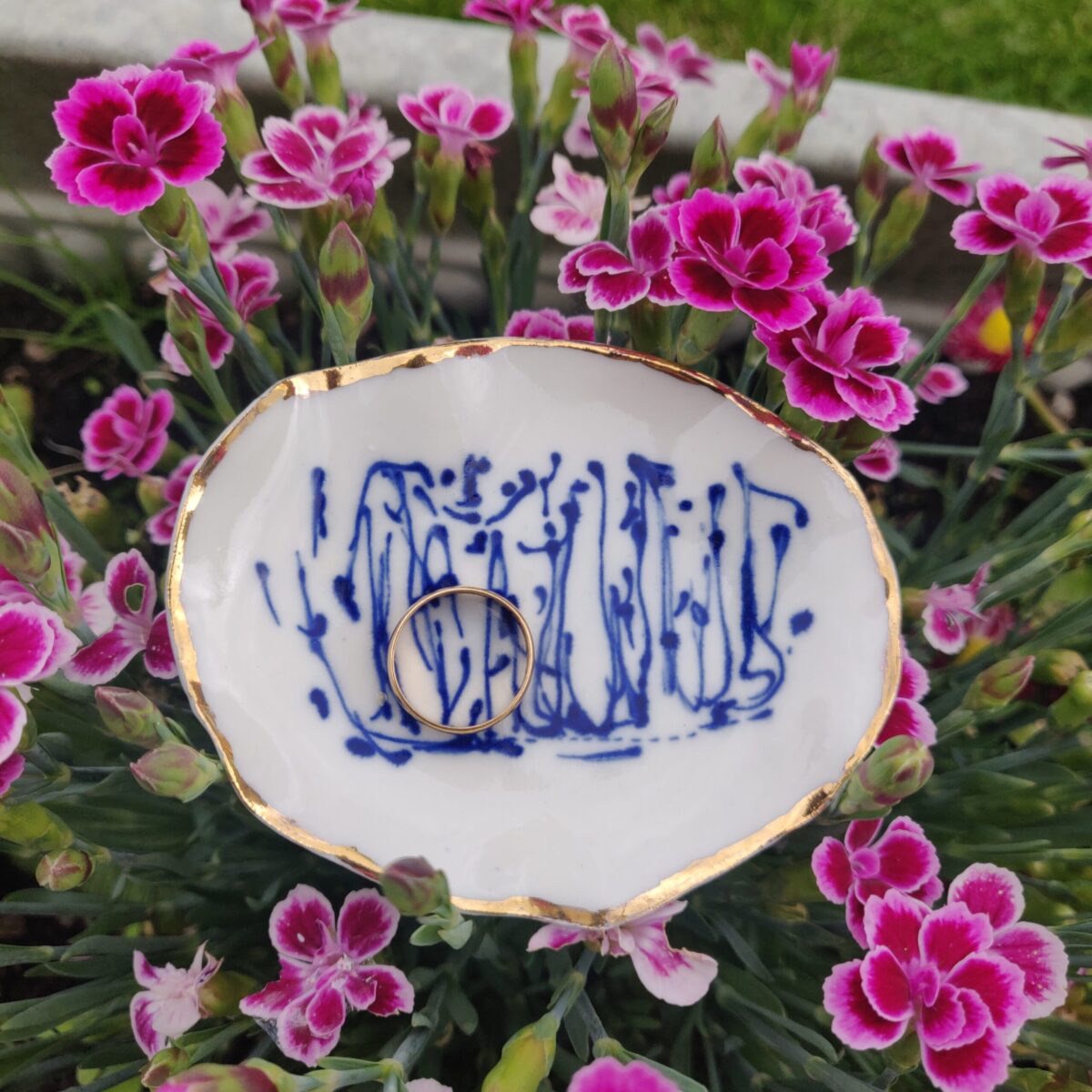 Blue and White Porcelain Ring holder with gold lustre | Pottery Presents